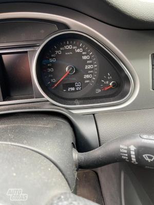 Audi Q7 2013 in Marijampole, with an engine capacity of 3.00 L and mileage of 299 thousand km for 5950 €, photo 12 on AUTOMOTO.COM.LV