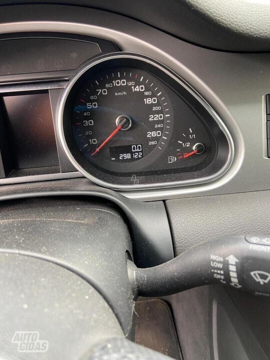 Audi Q7 2013 in Marijampole, with an engine capacity of 3.00 L and mileage of 299 thousand km for 5950 €, photo 12 on AUTOMOTO.COM.LV