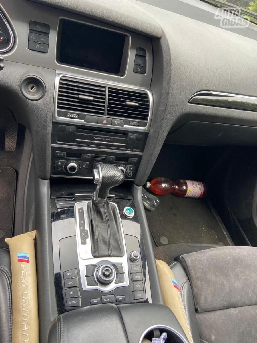 Audi Q7 2013 in Marijampole, with an engine capacity of 3.00 L and mileage of 299 thousand km for 5950 €, photo 19 on AUTOMOTO.COM.LV