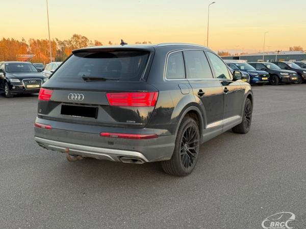 Audi Q7 2015 in Vilnius, with an engine capacity of 2.97 L and mileage of 430 thousand km for 13900 €, photo 4 on AUTOMOTO.COM.LV