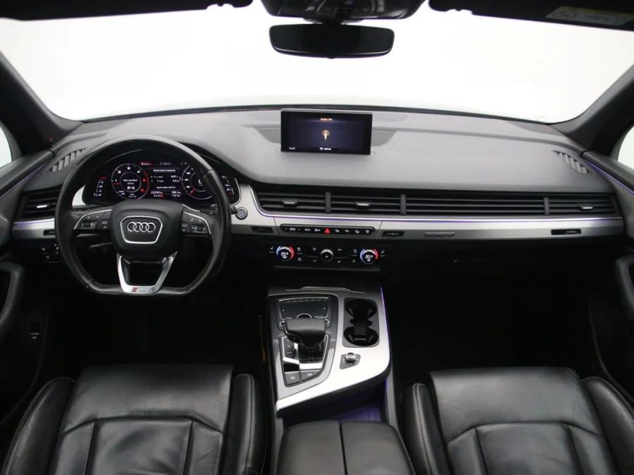 Audi Q7 2016 in Vilnius, with an engine capacity of 3.00 L and mileage of 233 thousand km for 25499 €, photo 3 on AUTOMOTO.COM.LV