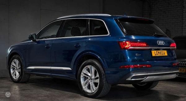 Audi Q7 2021 in Klaipeda, with an engine capacity of 0.00 L and mileage of 162 thousand km for 35900 €, photo 3 on AUTOMOTO.COM.LV