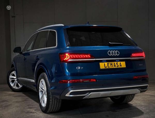 Audi Q7 2021 in Klaipeda, with an engine capacity of 0.00 L and mileage of 162 thousand km for 35900 €, photo 5 on AUTOMOTO.COM.LV