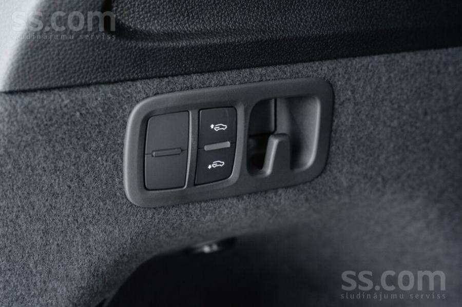 Audi Q7 2025 Rīga, ar dzinēja tilpumu 3.00 L un nobraukumu 18 tūkst. km par 73900 €, foto 30 vietnē AUTOMOTO.COM.LV
