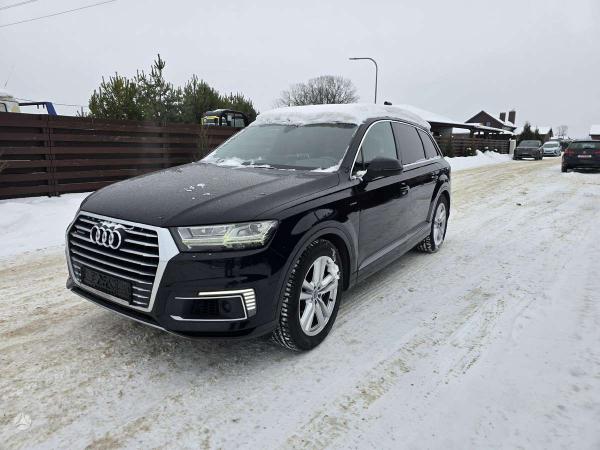 Black Audi Q7 e-tron 2016 in Kaunas, with an engine capacity of 3.00 L and mileage of 246 thousand km for 19950 €, photo 1 on AUTOMOTO.COM.LV