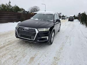 Black Audi Q7 e-tron 2016 in Kaunas, with an engine capacity of 3.00 L and mileage of 246 thousand km for 19950 €, photo 2 on AUTOMOTO.COM.LV