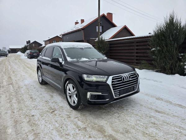 Black Audi Q7 e-tron 2016 in Kaunas, with an engine capacity of 3.00 L and mileage of 246 thousand km for 19950 €, photo 3 on AUTOMOTO.COM.LV