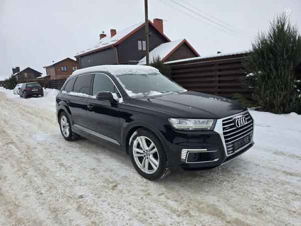 Black Audi Q7 e-tron 2016 in Kaunas, with an engine capacity of 3.00 L and mileage of 246 thousand km for 19950 €, photo 4 on AUTOMOTO.COM.LV