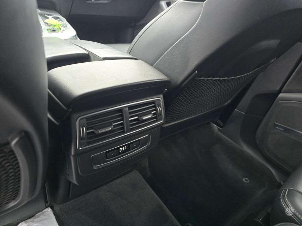 Black Audi Q7 e-tron 2016 in Kaunas, with an engine capacity of 3.00 L and mileage of 246 thousand km for 19950 €, photo 10 on AUTOMOTO.COM.LV