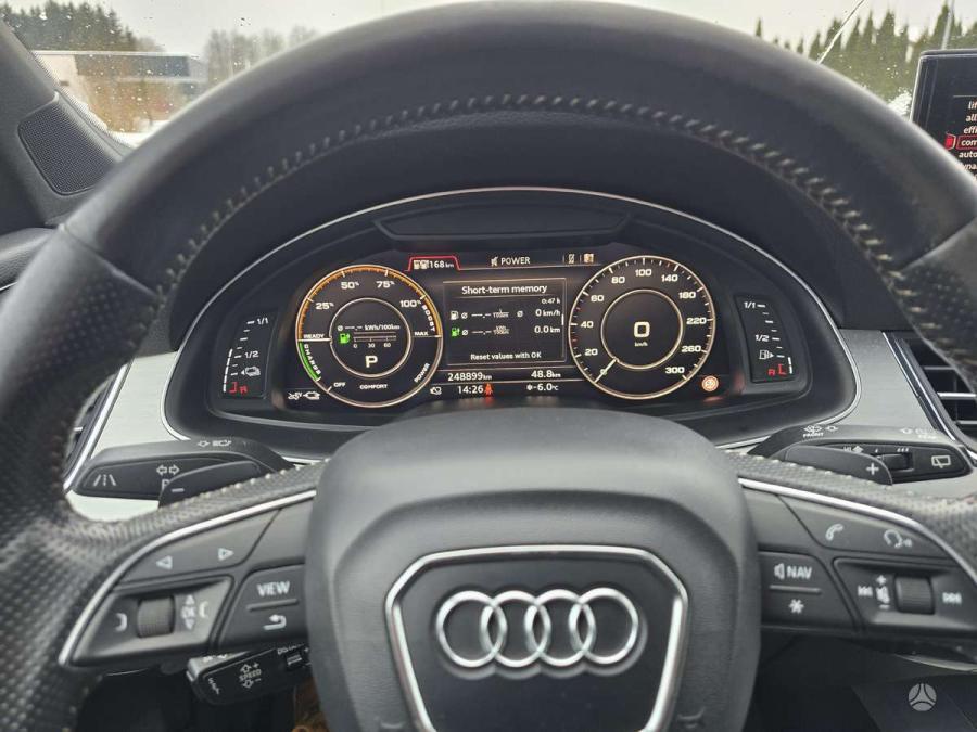 Black Audi Q7 e-tron 2016 in Kaunas, with an engine capacity of 3.00 L and mileage of 246 thousand km for 19950 €, photo 20 on AUTOMOTO.COM.LV