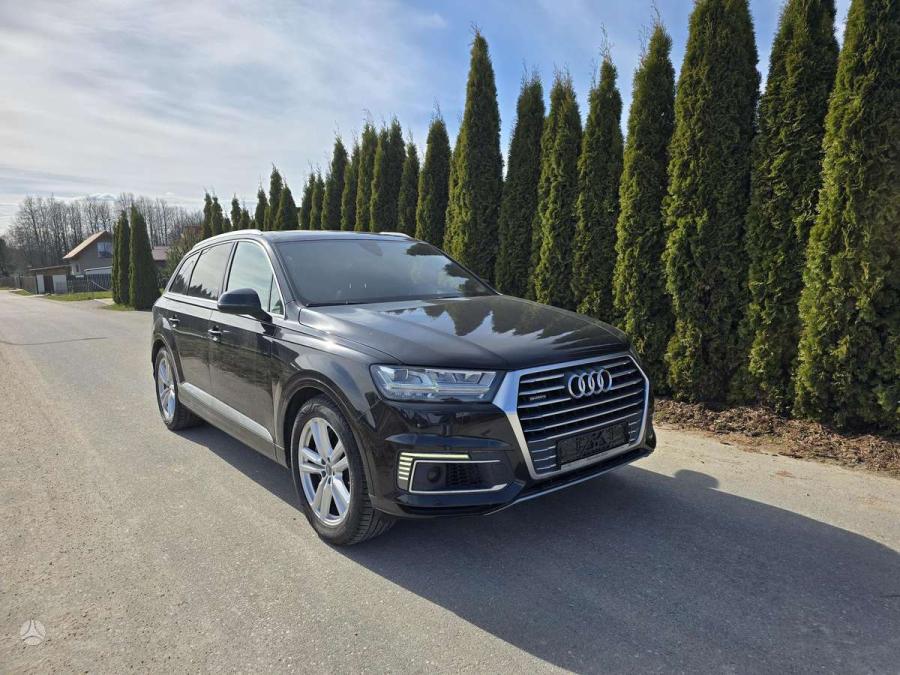 Melns Audi Q7 e-tron 2016 Kauņa, ar dzinēja tilpumu 3.00 L un nobraukumu 246 tūkst. km par 18800 €, foto 3 vietnē AUTOMOTO.COM.LV