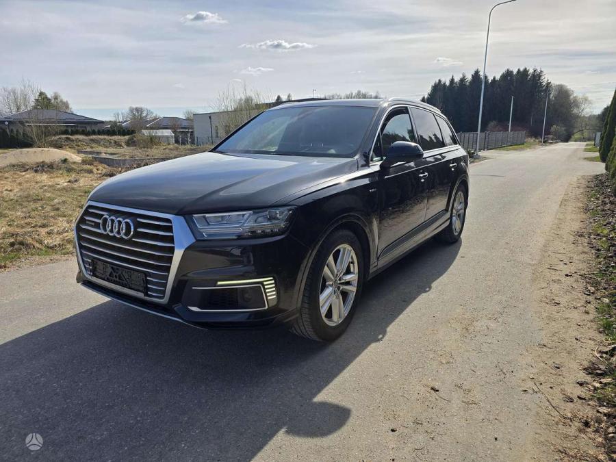 Melns Audi Q7 e-tron 2016 Kauņa, ar dzinēja tilpumu 3.00 L un nobraukumu 246 tūkst. km par 18800 €, foto 4 vietnē AUTOMOTO.COM.LV