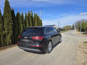 Melns Audi Q7 e-tron 2016 Kauņa, ar dzinēja tilpumu 3.00 L un nobraukumu 246 tūkst. km par 18800 €, foto 6 vietnē AUTOMOTO.COM.LV
