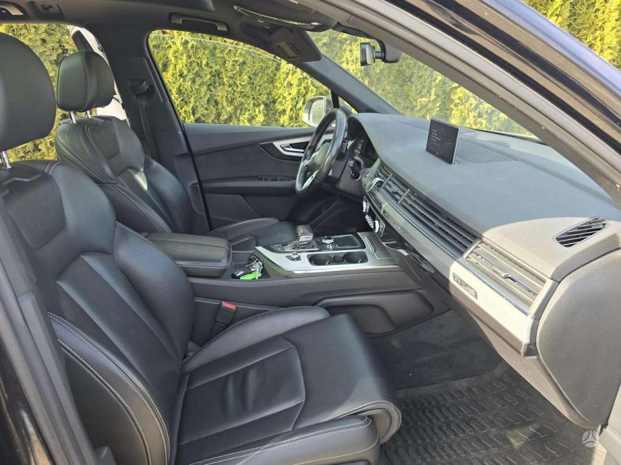Melns Audi Q7 e-tron 2016 Kauņa, ar dzinēja tilpumu 3.00 L un nobraukumu 246 tūkst. km par 18800 €, foto 10 vietnē AUTOMOTO.COM.LV