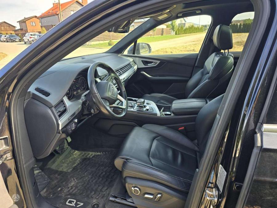 Melns Audi Q7 e-tron 2016 Kauņa, ar dzinēja tilpumu 3.00 L un nobraukumu 246 tūkst. km par 18800 €, foto 16 vietnē AUTOMOTO.COM.LV