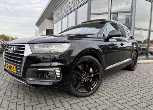 Melns Audi Q7 e-tron 2016 Kauņa, ar dzinēja tilpumu 3.00 L un nobraukumu 295 tūkst. km par 21900 €, foto 1 vietnē AUTOMOTO.COM.LV