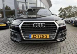 Black Audi Q7 e-tron 2016 in Kaunas, with an engine capacity of 3.00 L and mileage of 295 thousand km for 21900 €, photo 3 on AUTOMOTO.COM.LV