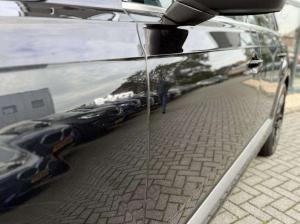 Black Audi Q7 e-tron 2016 in Kaunas, with an engine capacity of 3.00 L and mileage of 295 thousand km for 21900 €, photo 7 on AUTOMOTO.COM.LV