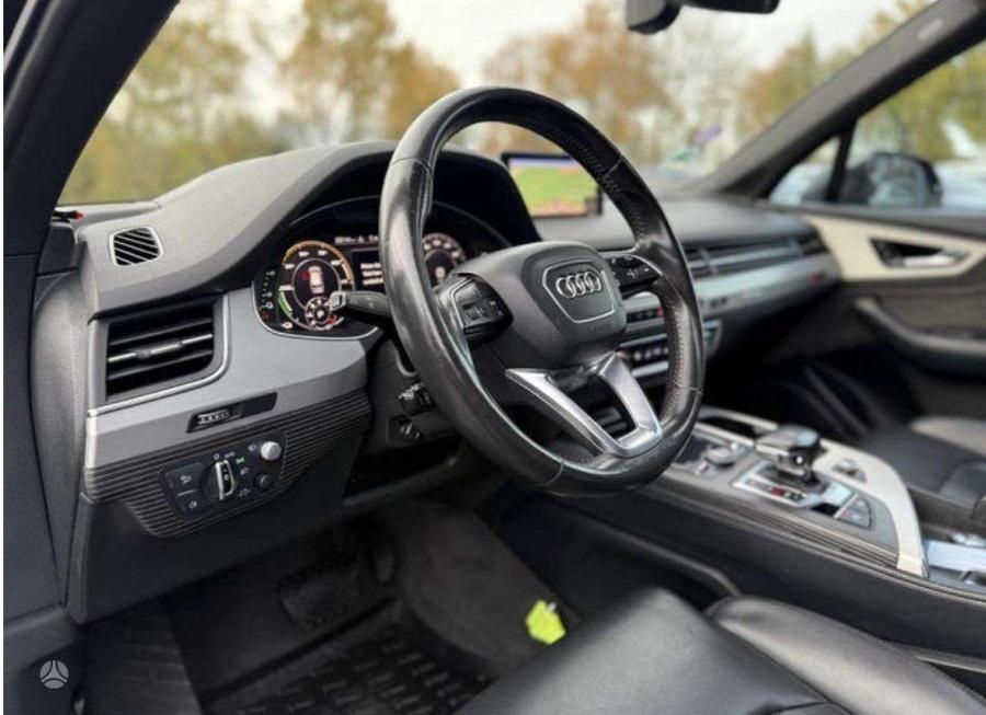 Black Audi Q7 e-tron 2016 in Kaunas, with an engine capacity of 3.00 L and mileage of 295 thousand km for 21900 €, photo 15 on AUTOMOTO.COM.LV