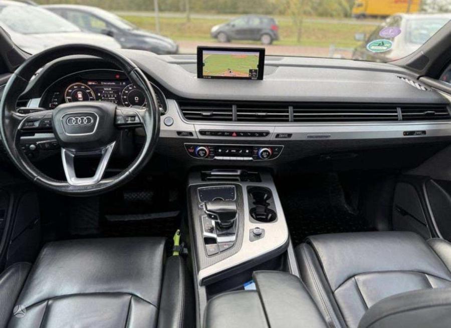 Black Audi Q7 e-tron 2016 in Kaunas, with an engine capacity of 3.00 L and mileage of 295 thousand km for 21900 €, photo 20 on AUTOMOTO.COM.LV
