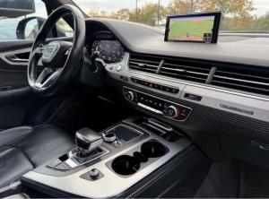 Black Audi Q7 e-tron 2016 in Kaunas, with an engine capacity of 3.00 L and mileage of 295 thousand km for 21900 €, photo 23 on AUTOMOTO.COM.LV