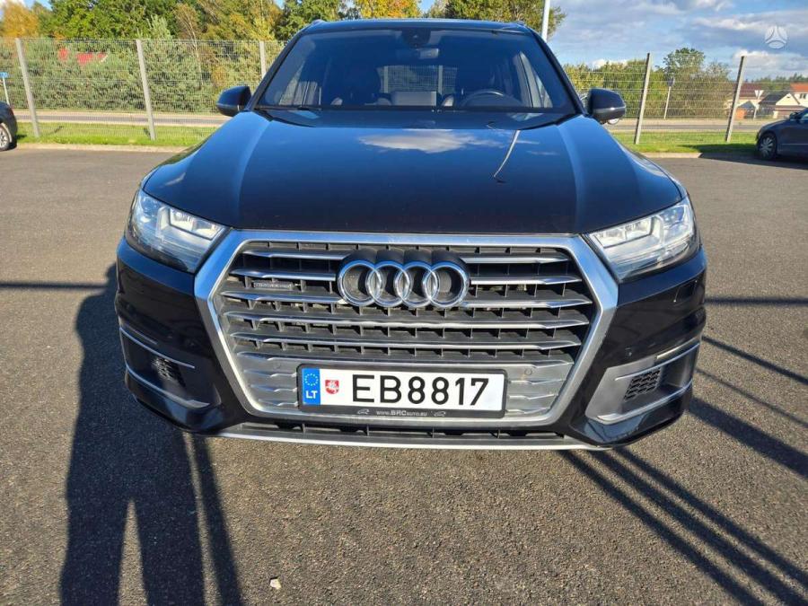 Melns Audi Q7 e-tron 2016 Rīga, ar dzinēja tilpumu 2.97 L un nobraukumu 352 tūkst. km par 21000 €, foto 1 vietnē AUTOMOTO.COM.LV