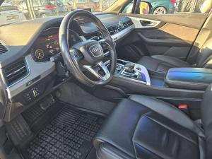 Melns Audi Q7 e-tron 2016 Rīga, ar dzinēja tilpumu 2.97 L un nobraukumu 352 tūkst. km par 21000 €, foto 9 vietnē AUTOMOTO.COM.LV