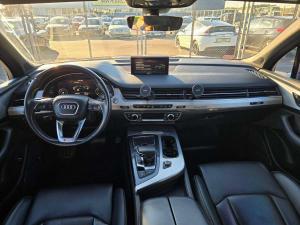 Melns Audi Q7 e-tron 2016 Rīga, ar dzinēja tilpumu 2.97 L un nobraukumu 352 tūkst. km par 21000 €, foto 11 vietnē AUTOMOTO.COM.LV
