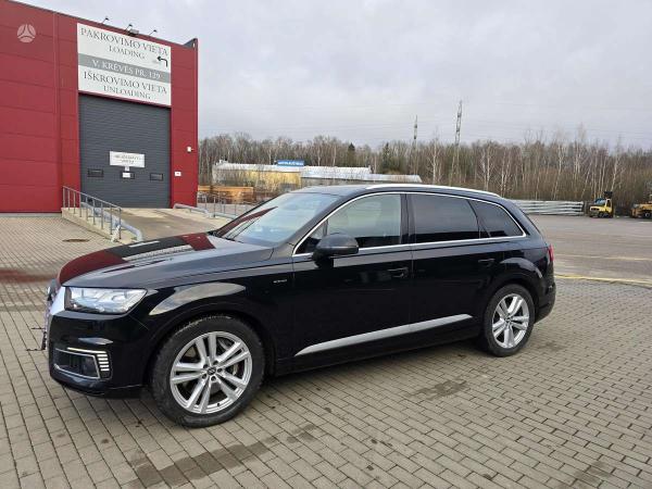 Black Audi Q7 e-tron 2016 in Kaunas, with an engine capacity of 3.00 L and mileage of 246 thousand km for 18999 €, photo 1 on AUTOMOTO.COM.LV