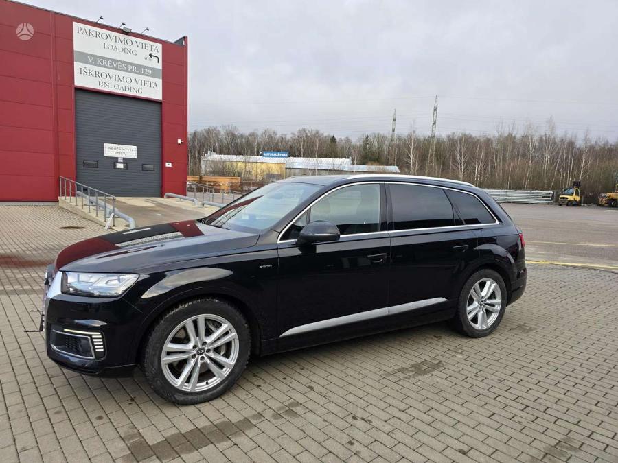 Черный Ауди Q7 e-tron 2016 в Каунас, объемом двигателя 3.00 л и пробегом 246 тыс. км за 18999 €, фото 1 на AUTOMOTO.COM.LV