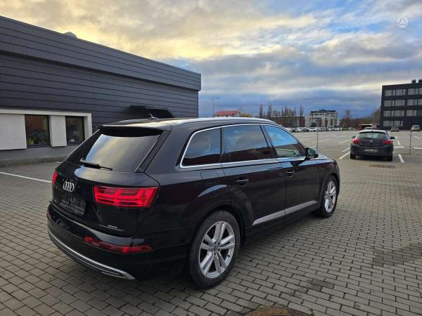 Black Audi Q7 e-tron 2016 in Kaunas, with an engine capacity of 3.00 L and mileage of 246 thousand km for 18999 €, photo 3 on AUTOMOTO.COM.LV