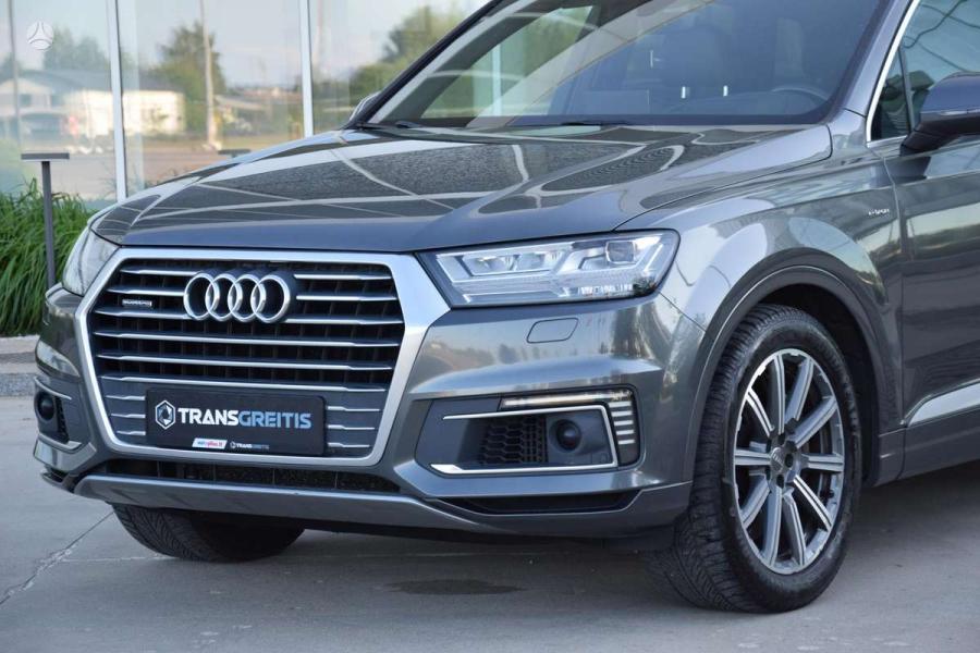Pelēks Audi Q7 e-tron 2016 Viļņa, ar dzinēja tilpumu 3.00 L un nobraukumu 270 tūkst. km par 20500 €, foto 7 vietnē AUTOMOTO.COM.LV