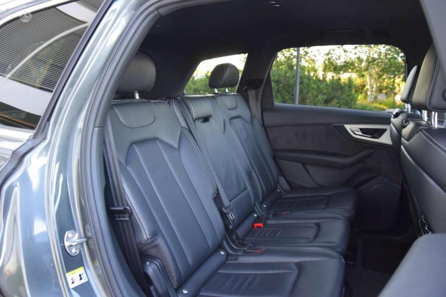 Pelēks Audi Q7 e-tron 2016 Viļņa, ar dzinēja tilpumu 3.00 L un nobraukumu 270 tūkst. km par 20500 €, foto 22 vietnē AUTOMOTO.COM.LV