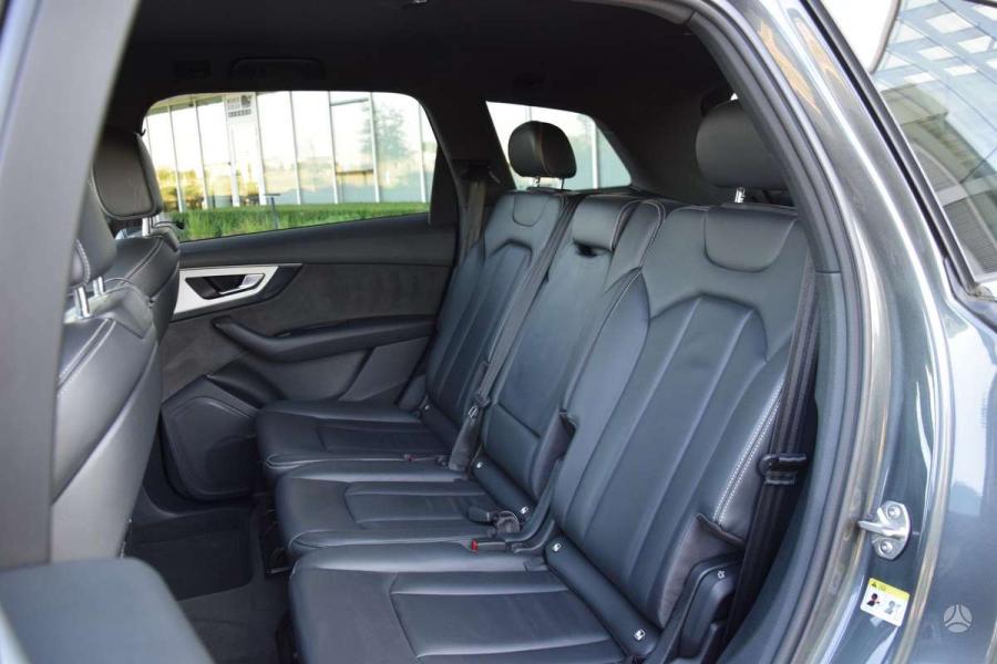 Pelēks Audi Q7 e-tron 2016 Viļņa, ar dzinēja tilpumu 3.00 L un nobraukumu 270 tūkst. km par 20500 €, foto 23 vietnē AUTOMOTO.COM.LV