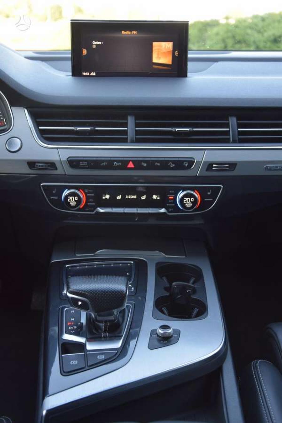Pelēks Audi Q7 e-tron 2016 Viļņa, ar dzinēja tilpumu 3.00 L un nobraukumu 270 tūkst. km par 20500 €, foto 33 vietnē AUTOMOTO.COM.LV