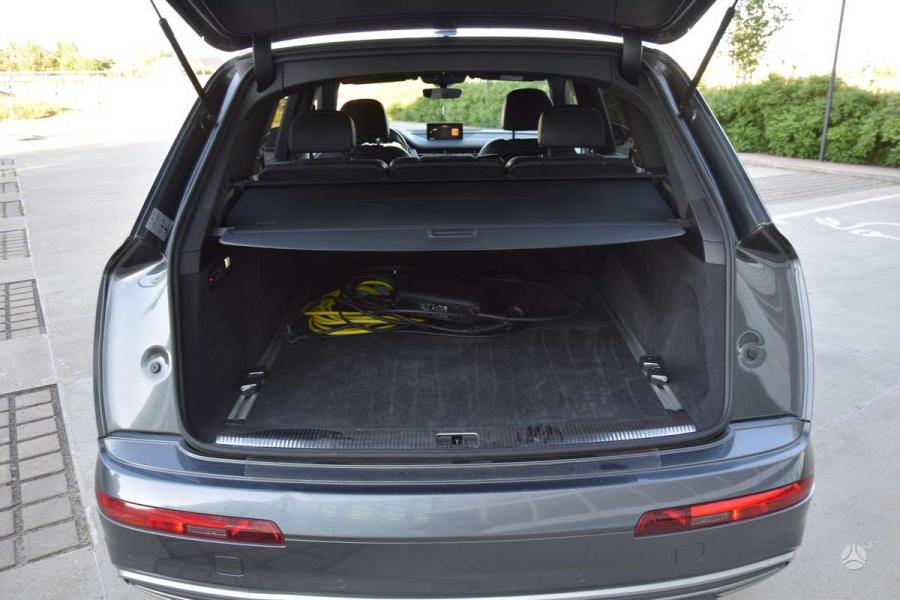 Pelēks Audi Q7 e-tron 2016 Viļņa, ar dzinēja tilpumu 3.00 L un nobraukumu 270 tūkst. km par 20500 €, foto 36 vietnē AUTOMOTO.COM.LV