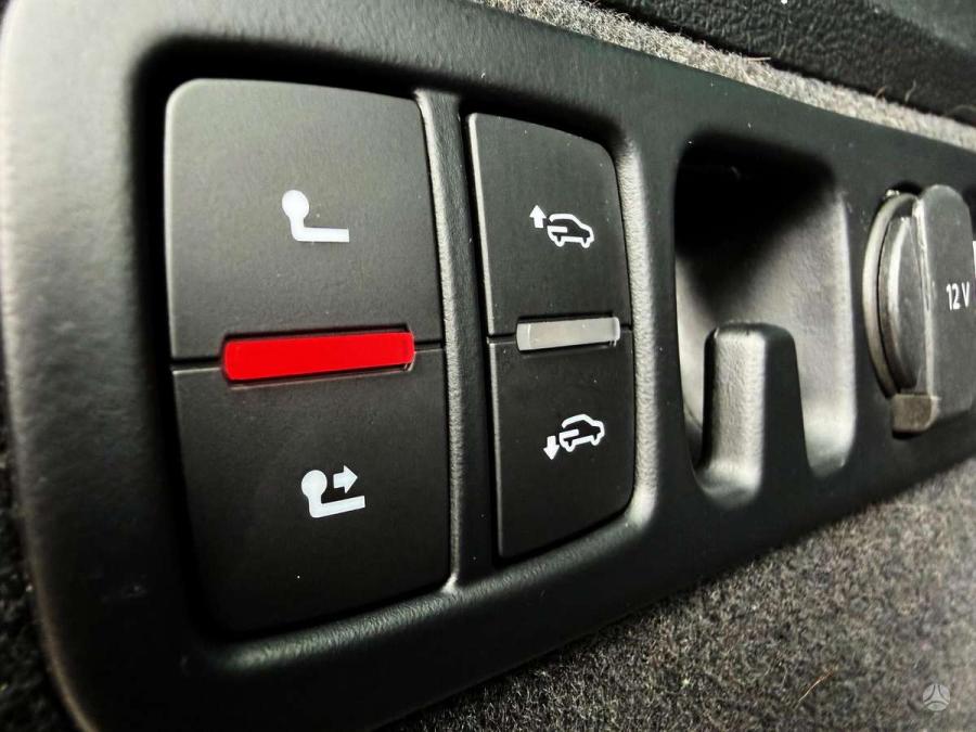 Pelēks Audi Q7 e-tron 2016 Kauņa, ar dzinēja tilpumu 2.97 L un nobraukumu 348 tūkst. km par 17900 €, foto 22 vietnē AUTOMOTO.COM.LV