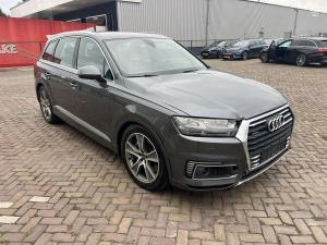 Grey Audi Q7 e-tron 2016 in Vilnius, with an engine capacity of 0.00 L and mileage of 256 thousand km for 14500 €, photo  on AUTOMOTO.COM.LV