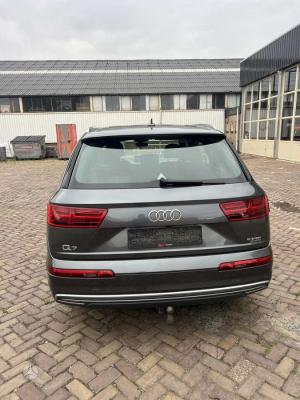 Grey Audi Q7 e-tron 2016 in Vilnius, with an engine capacity of 0.00 L and mileage of 256 thousand km for 14500 €, photo 8 on AUTOMOTO.COM.LV