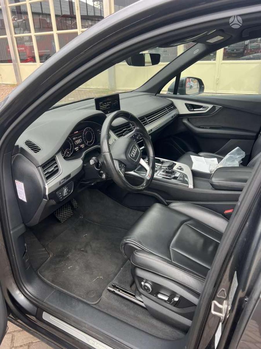 Grey Audi Q7 e-tron 2016 in Vilnius, with an engine capacity of 0.00 L and mileage of 256 thousand km for 14500 €, photo 12 on AUTOMOTO.COM.LV