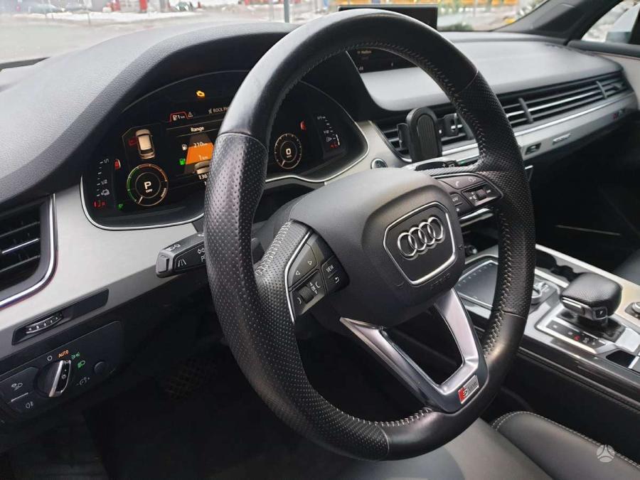 Balts Audi Q7 e-tron 2016 Viļņa, ar dzinēja tilpumu 3.00 L un nobraukumu 193 tūkst. km par 35000 €, foto 9 vietnē AUTOMOTO.COM.LV