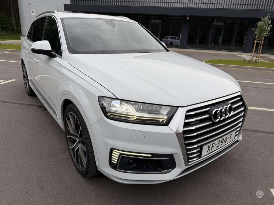 White Audi Q7 e-tron 2016 in Utena, with an engine capacity of 3.00 L and mileage of 147 thousand km for 29900 €, photo 5 on AUTOMOTO.COM.LV