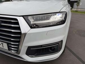 White Audi Q7 e-tron 2016 in Utena, with an engine capacity of 3.00 L and mileage of 147 thousand km for 29900 €, photo 8 on AUTOMOTO.COM.LV