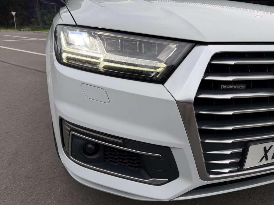 White Audi Q7 e-tron 2016 in Utena, with an engine capacity of 3.00 L and mileage of 147 thousand km for 29900 €, photo 9 on AUTOMOTO.COM.LV