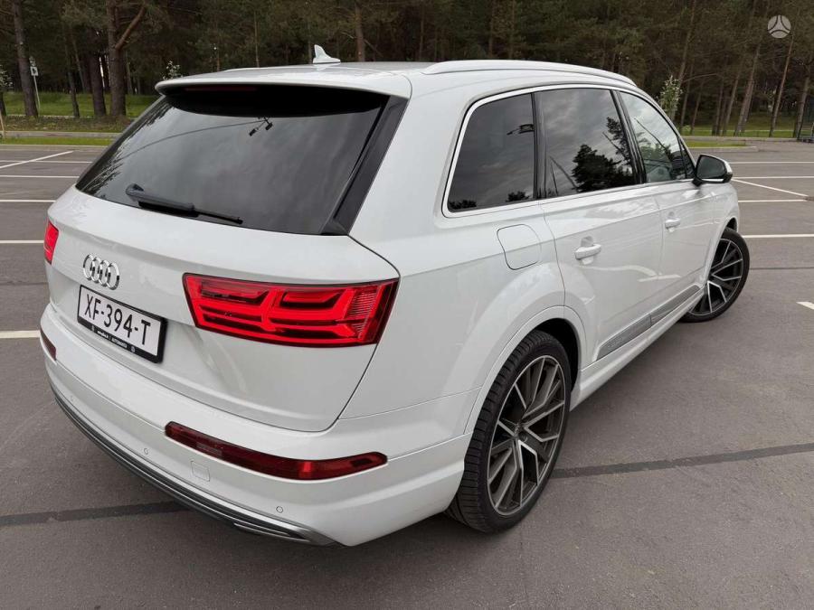 White Audi Q7 e-tron 2016 in Utena, with an engine capacity of 3.00 L and mileage of 147 thousand km for 29900 €, photo 13 on AUTOMOTO.COM.LV