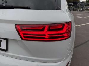 White Audi Q7 e-tron 2016 in Utena, with an engine capacity of 3.00 L and mileage of 147 thousand km for 29900 €, photo 17 on AUTOMOTO.COM.LV