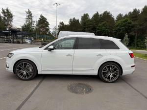White Audi Q7 e-tron 2016 in Utena, with an engine capacity of 3.00 L and mileage of 147 thousand km for 29900 €, photo 18 on AUTOMOTO.COM.LV