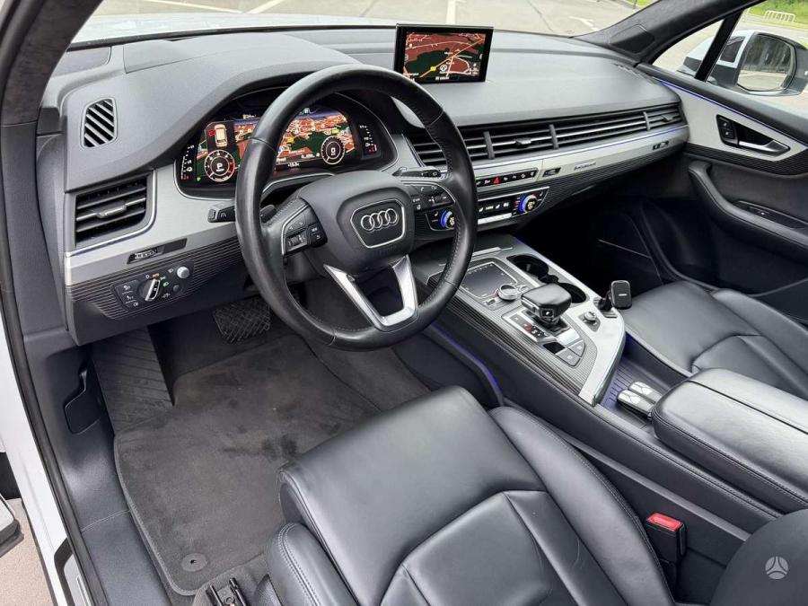 White Audi Q7 e-tron 2016 in Utena, with an engine capacity of 3.00 L and mileage of 147 thousand km for 29900 €, photo 26 on AUTOMOTO.COM.LV