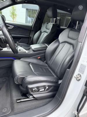 White Audi Q7 e-tron 2016 in Utena, with an engine capacity of 3.00 L and mileage of 147 thousand km for 29900 €, photo 28 on AUTOMOTO.COM.LV