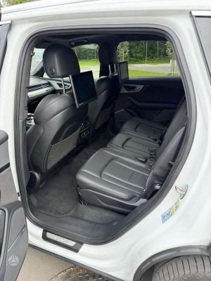 White Audi Q7 e-tron 2016 in Utena, with an engine capacity of 3.00 L and mileage of 147 thousand km for 29900 €, photo 29 on AUTOMOTO.COM.LV